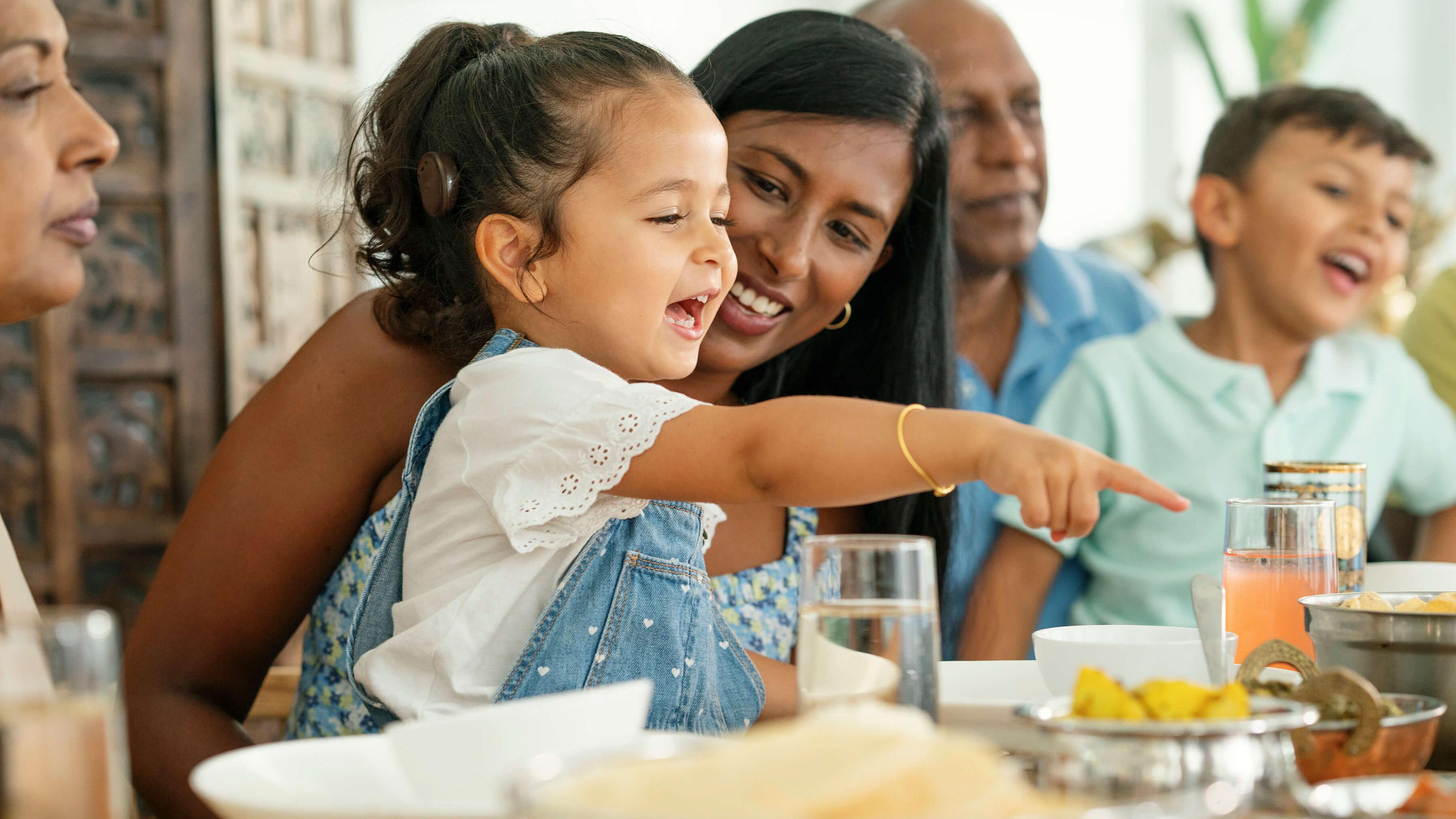 Nucleus® Smart Sound Processor | Cochlear Technology